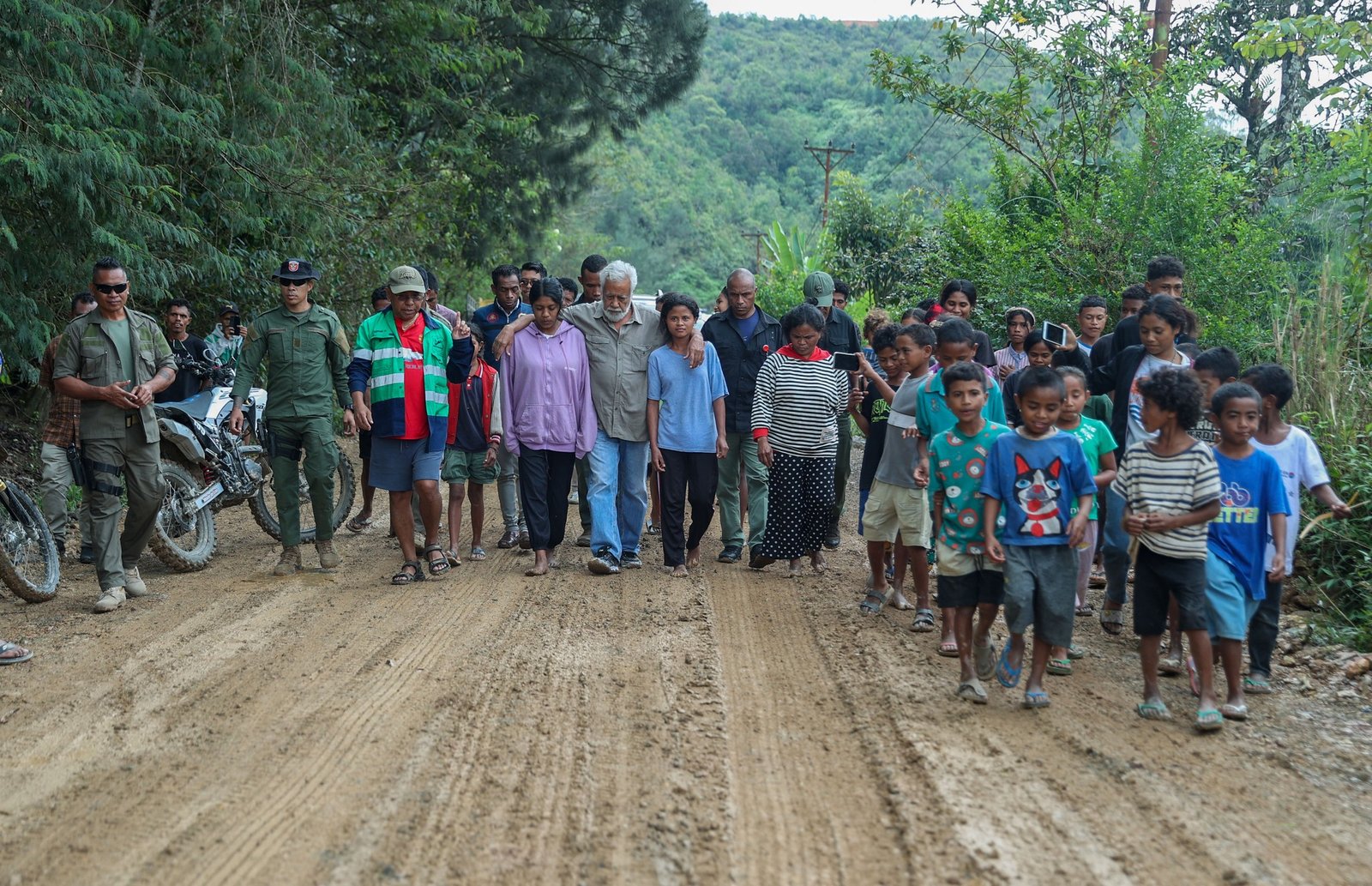 MFTV TIMOR LESTE | 𝐆𝐎𝐕𝐄𝐑𝐍𝐔 𝐍𝐎𝐑𝐌𝐀𝐋𝐈𝐙𝐀 𝐄𝐒𝐓𝐑𝐀𝐃𝐀 𝐆𝐋𝐄𝐍𝐎-𝐋𝐄𝐓𝐄𝐅𝐎𝐇𝐎 𝐇𝐎𝐃𝐈 𝐇𝐄’𝐈𝐍 ...